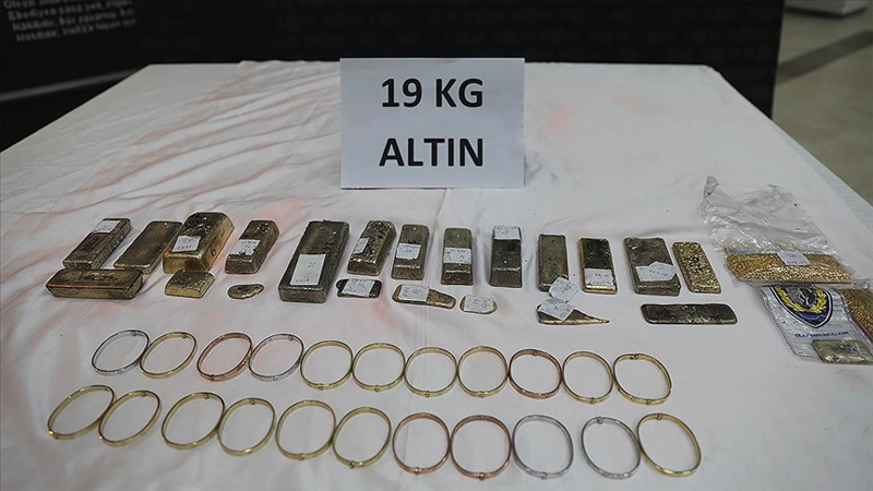 TIR'da ele geçirildi! 19 kilo altın ve... - Olay Gazetesi Bursa