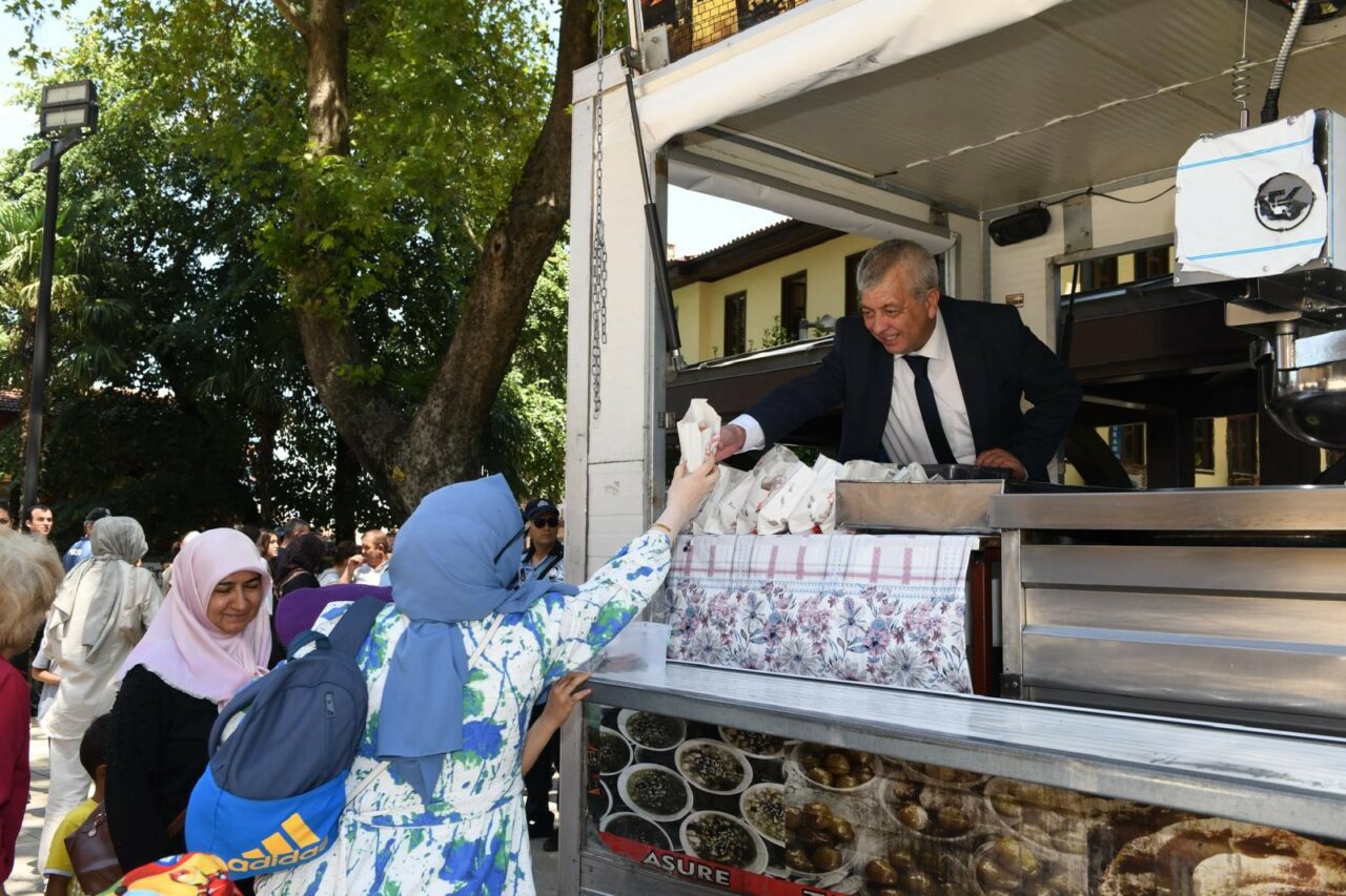 Osmangazi'de 15 Temmuz şehitleri için lokma ikramı! - Olay Gazetesi Bursa