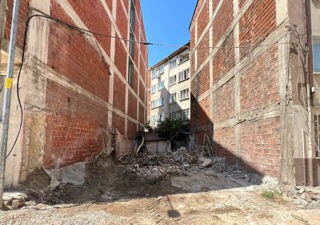 Bursa'da metruk binalara yıkım - Olay Gazetesi Bursa