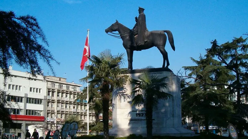 Bursa yeni ''Atatürk Heykeli''ne kavuşuyor! Heykel'den sonra şimdi de ...