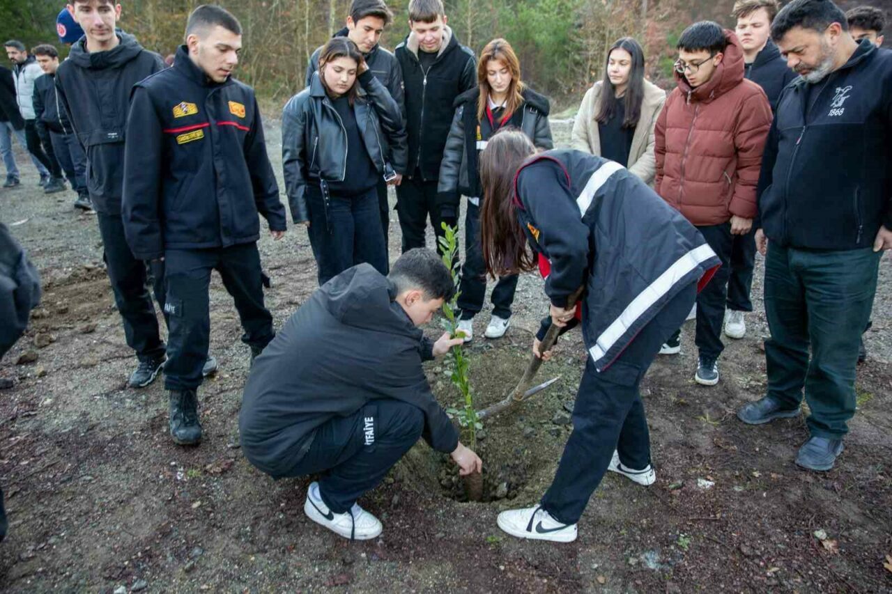 Bursa Büyükşehir’den kahraman itfaiyecilerin anısına hatıra ormanı ...