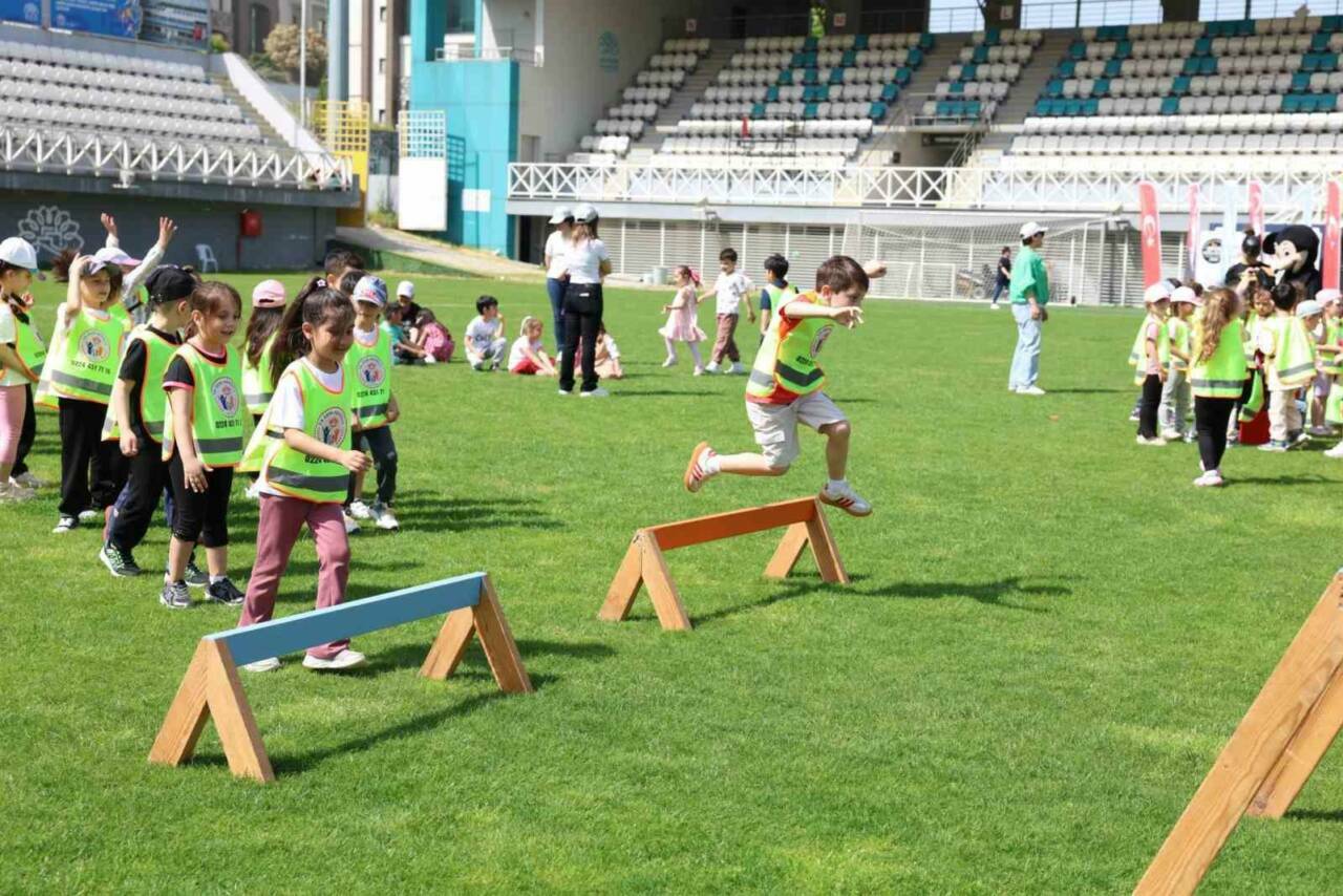 Bursa'daki dev spor şenliğinde sıra miniklerin - Olay Gazetesi Bursa